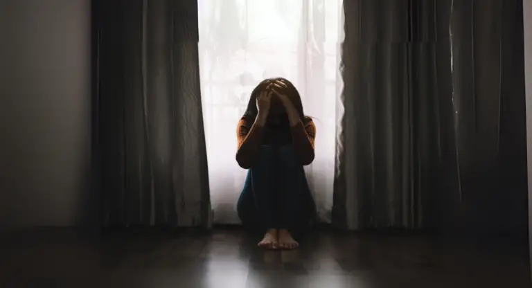 Schizoid Personality Disorder: Symptoms, Causes, and Therapy Options ...